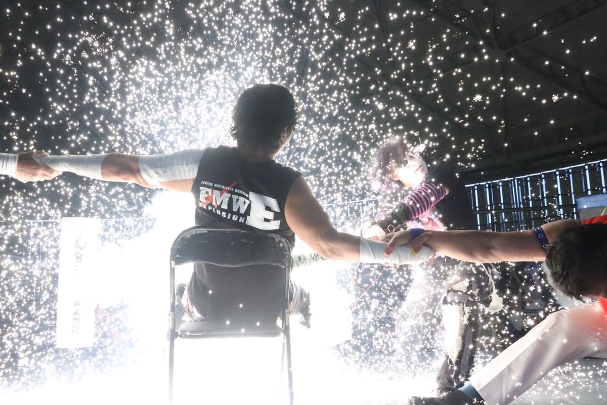 【FMWE】故・西村修さんに10カウントゴング、大仁田厚が堺で電流爆破勝利「プロレスから立ち上がる強さを感じてほしい」 | プロレスTODAY