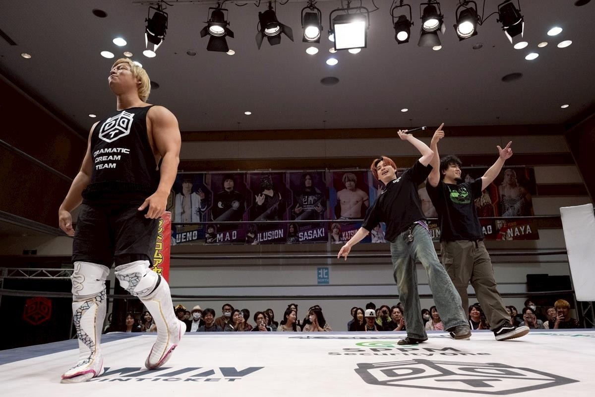 【DDT】MAO＆KANONのストレンジ・ラブ・コネクションがMCのKIMIHIRO加えた3人体制で好発進！ | プロレスTODAYプロレスTODAY