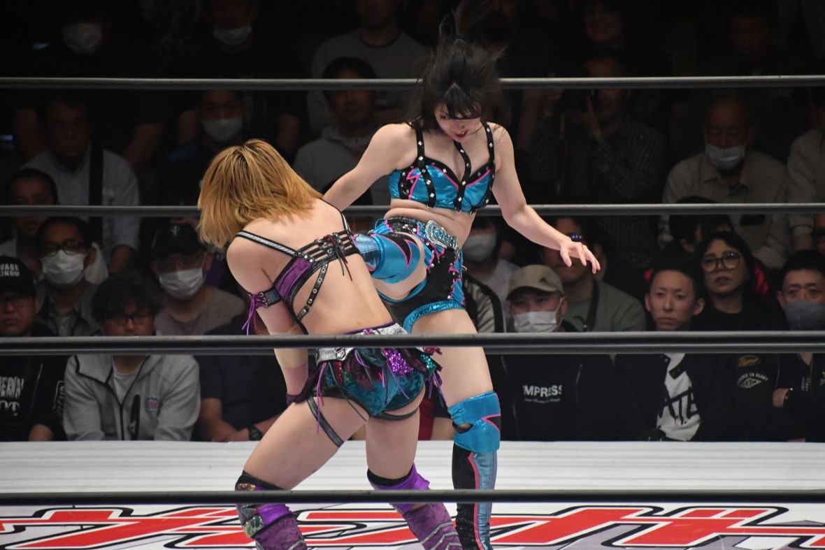 【スターダム】Sareeeが電撃来場し、IWGP女子王者・朱里の“初”防衛戦での挑戦を迫るも、“割り込み”チャレンジャー出現で怒り心頭！「約束ひとつ守れねぇチャンピオンなのかよ」 | プロレス ...