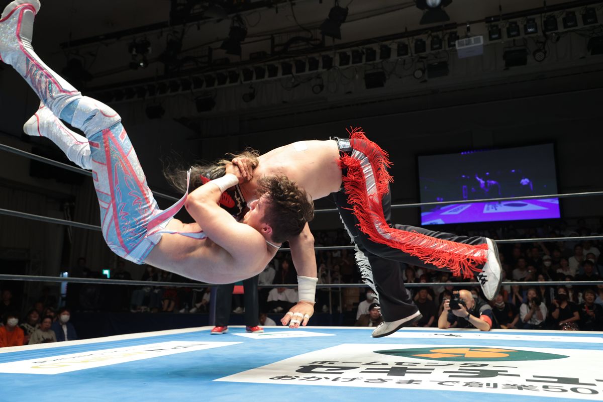 【新日本】『BOSJ』ROH世界TV王者ニック・ウェインがIWGPジュニア王者デスペラード撃破「王座を賭けて俺と対戦したければ、いつでも歓迎する」 | プロレスTODAY