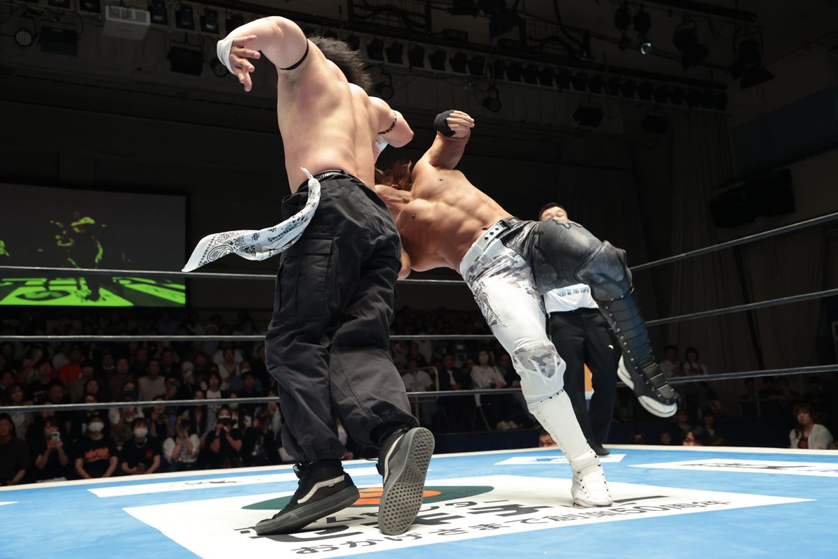【新日本】『BOSJ』MAOが同郷の石森に激勝「28歳、KING OF DDTトーナメント優勝して、UNIVERSALのベルトを獲ってレベルの上がった俺だったら勝てた」 | プロレスTODAY