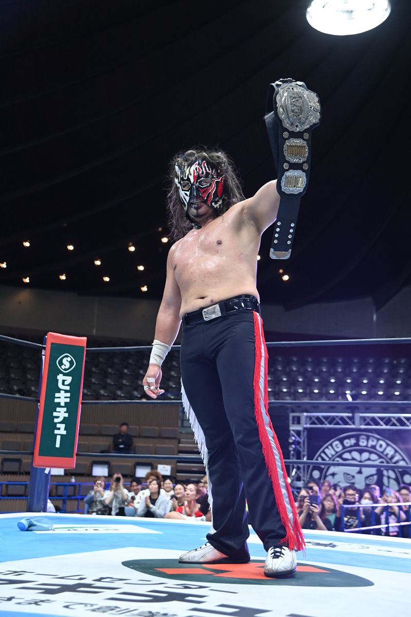 【新日本】『BOSJ』デスペラードとMAOが“破天荒メイン”で観衆魅了！“カオスな夜”をデスペが制す「最高に楽しかったよ、MAOちゃん、ありがとう！」 | プロレスTODAY