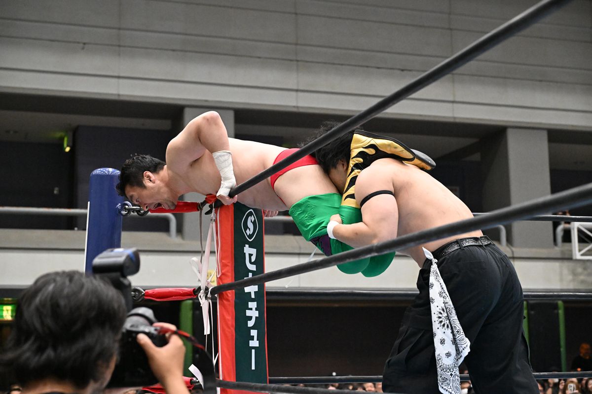 【新日本】『BOSJ』MAOが田口隆祐との“運命の一戦”を制す！田口「本物の変態がいた、本当の自分に戻るわ」 | プロレスTODAY