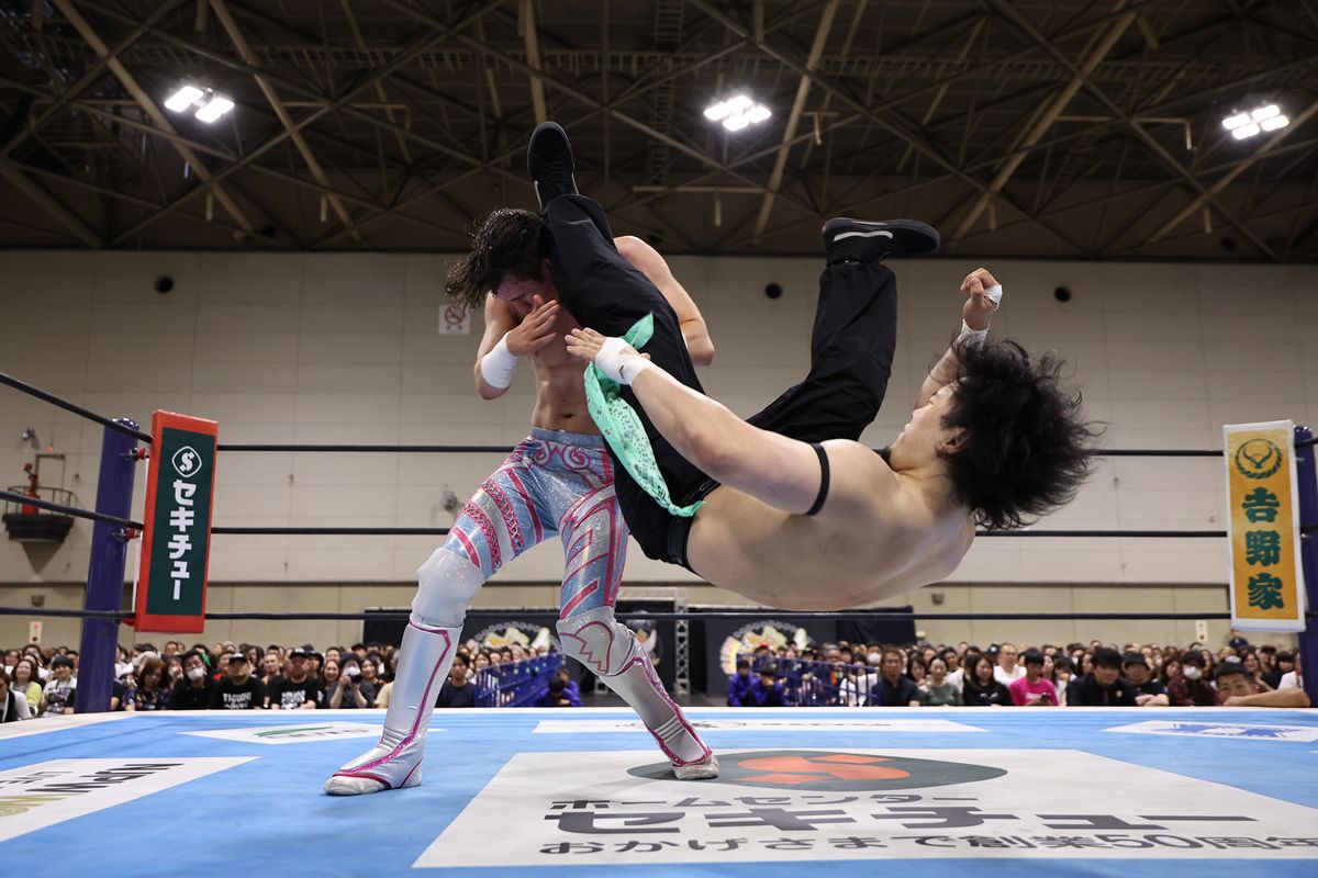 【新日本】『BOSJ』MAOがウェインとの“青春の結実”に勝利「プロレスラーは何歳になっても青春ができていい職業ですね、本当に」 | プロレスTODAY