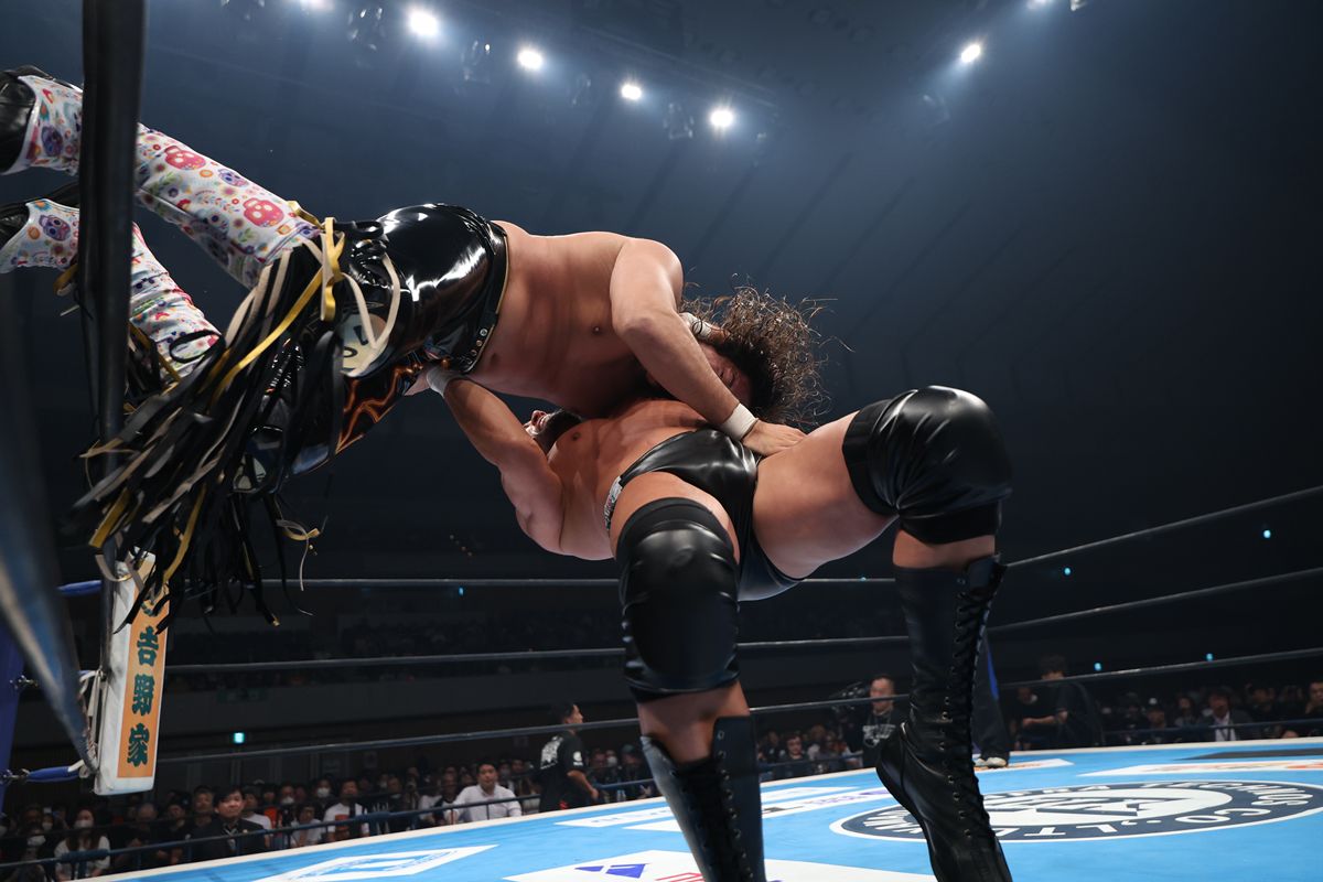 【新日本】辻陽太、2年越しの雪辱！因縁のSANADAをジーンブラスターで撃破「覚悟が違うんだ」 | プロレスTODAY